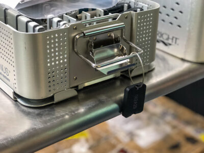 美国大型医疗系统如何利用 RFID 跟踪优化手术托盘再处理 | Xerafy